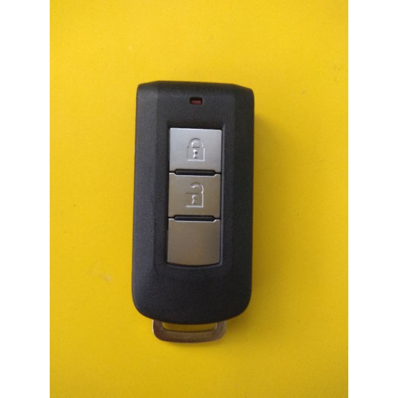 Jual original kunci remote smart key mitsubishi outlander | Shopee ...