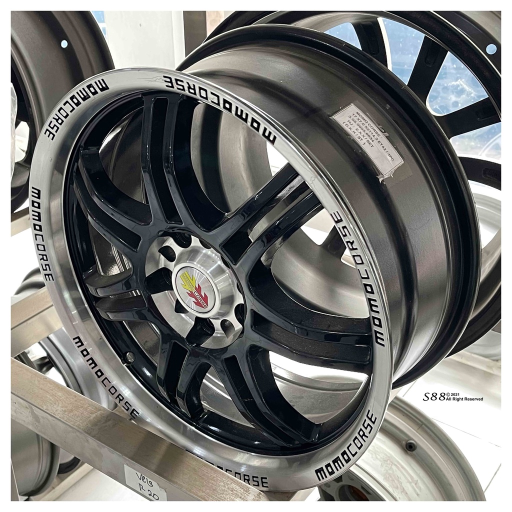 Jual MomoCorse Dual Tone Velg Mobil Ring 18 Per SET 4 PCS ORIGINAL ...