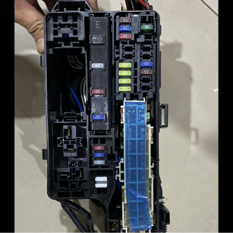 Jual box sekring Toyota Innova 2005-2015 bensin/diesel original ...