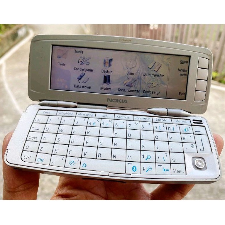 Jual NOKIA 9300 COMMUNICATOR HP JADUL SECOND ORIGINAL KLASIK KAMERA ...