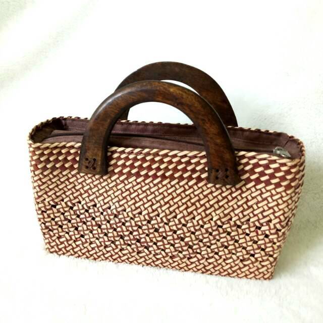 Jual Tas handle kayu anyam pandan coklat (pandanus woven bag with ...