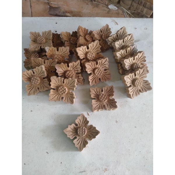 Jual ornamen ukiran kayu bunga 6cm | Shopee Indonesia