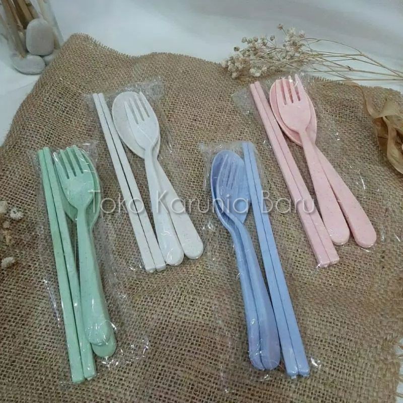 Jual SENDOK SET JERAMI PLASTIK / ALAT MAKAN SET / SENDOK GARPU SUMPIT ...