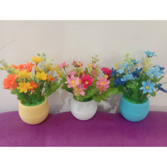 Jual Rangkaian Bunga Daisy dan Pot Bola Mini | Shopee Indonesia
