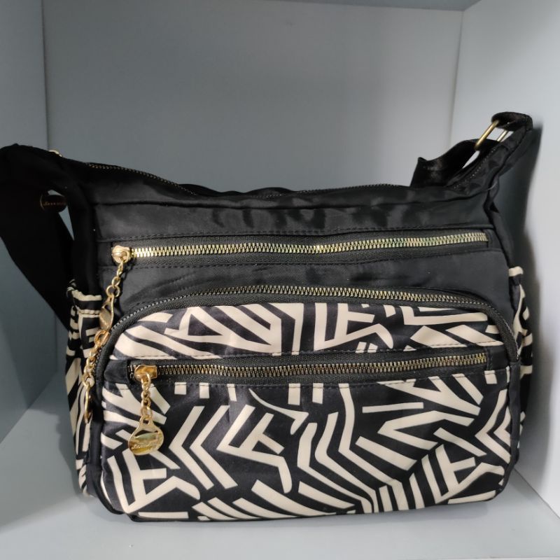 Jual Sling Bag Nilon Banyak Ruang | Shopee Indonesia