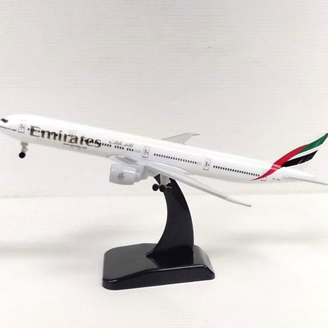 Jual Pesawat Diecast Miniatur Emirates Airlines Boeing 777-300Er ...