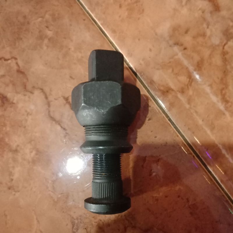 Jual baut roda belakang hub bolt dutro / dyna / rino 125/130/110 LT ...