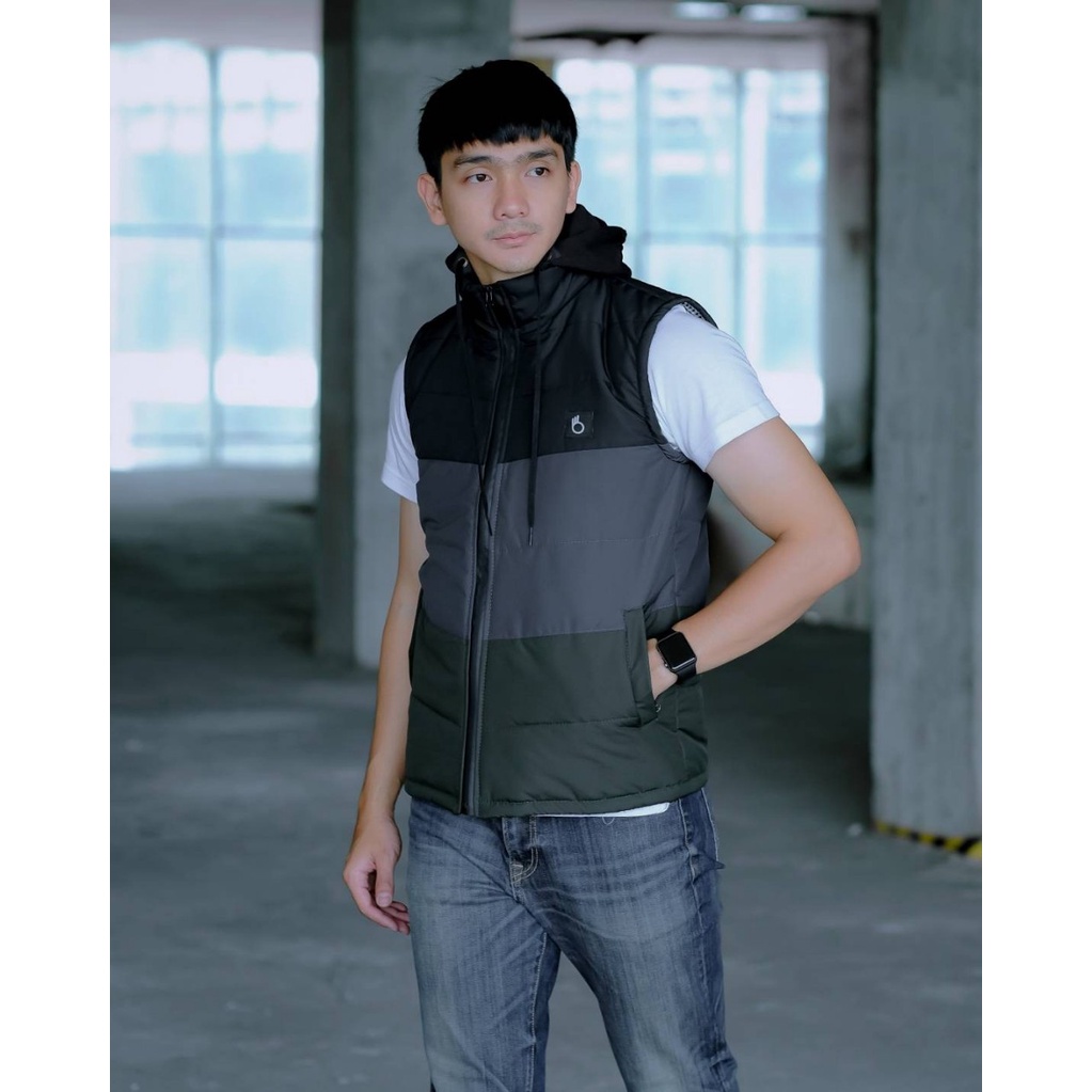 Jual Rompi Taslan Waterfroop The Bojiel / Rompi Outdoor Pria / Rompi ...