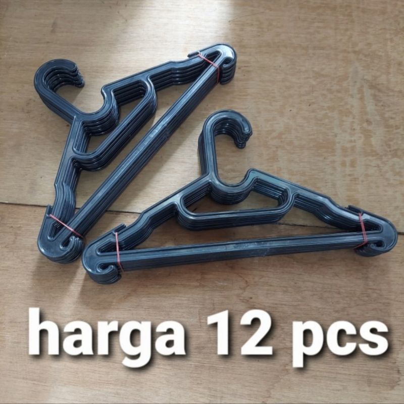 Jual HANGER GANTUNGAN BAJU BAHAN PLASTIK HITAM TEBAL | Shopee Indonesia