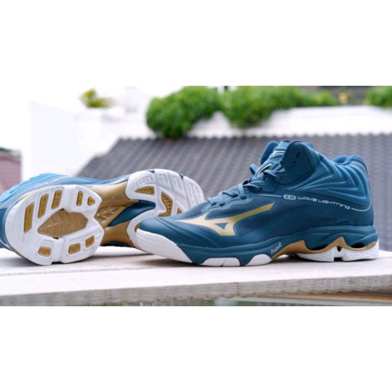 Jual Sepatu Mizuno z6 mid tosca / Sepatu Olahraga pria / Sepatu ...