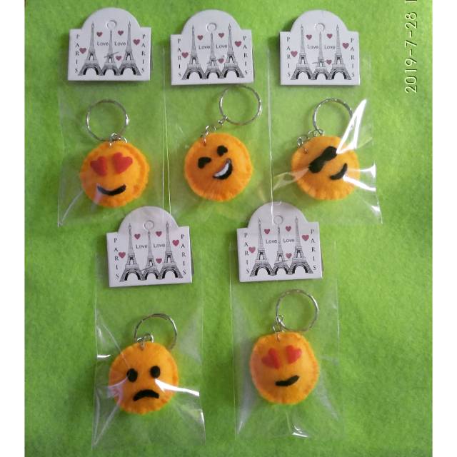 Jual souvenir mainan kunci emoticon | Shopee Indonesia