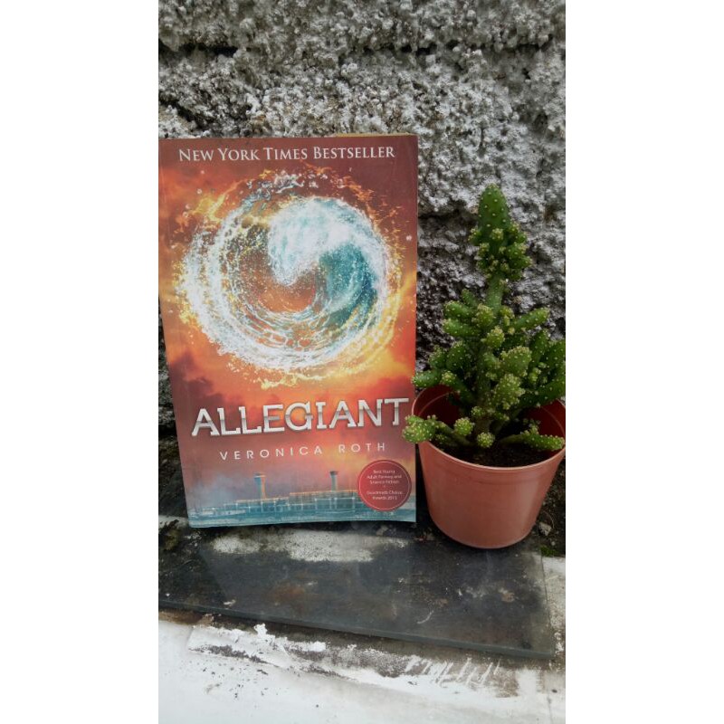 Jual Allegiant - Divergent Trilogy | Shopee Indonesia