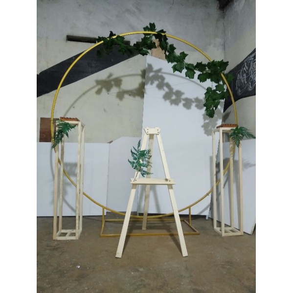 Jual Backdrop Besi Lingkar Gold, 1set + S.flower 100cm & 50cm Jati ...