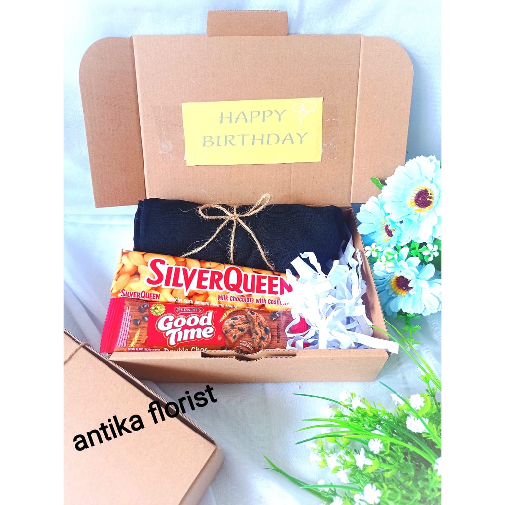 Jual HAMPERS HIJAB (HITAM) BOX + SNACK / HIJAB BELLA SQUARE / HIJAB ...