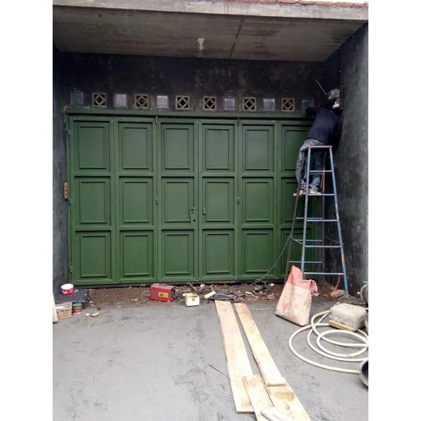 Jual Pintu Besi garasi rumah dorong atau lipat dng rel atas besar n rel ...