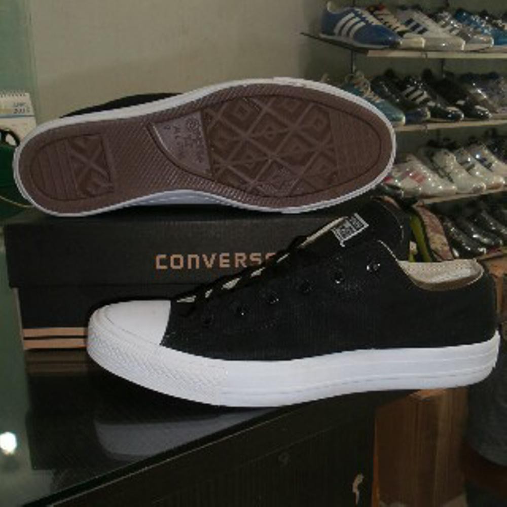 Jual Sepatu Converse Undefeated Black Hitam Putih Sneakers Sekolah ...