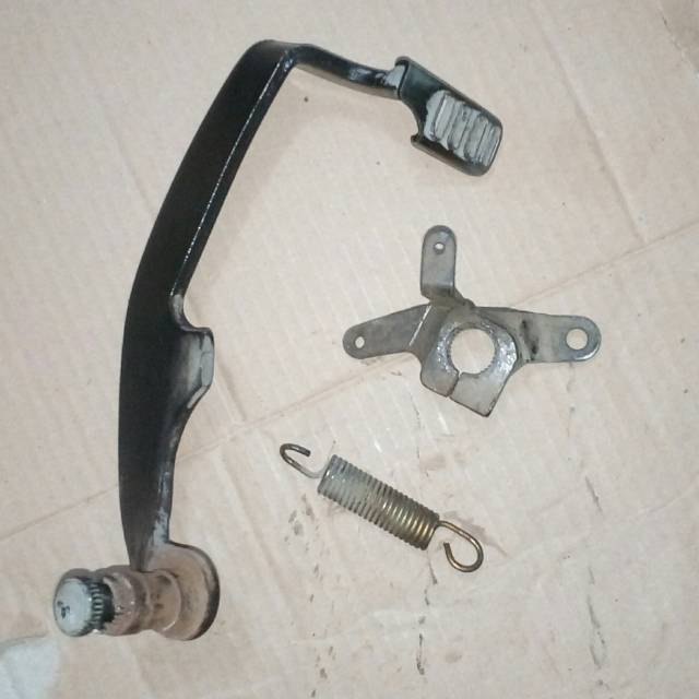 Jual Tuas pedal rem set pengukit rem belakang tiger revo original ...