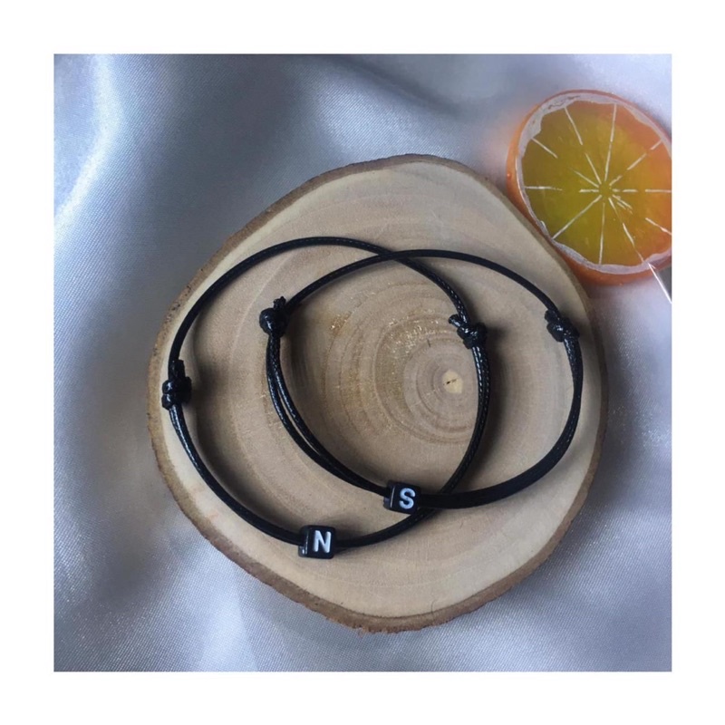 Jual gelang inisial nama bisa request | Shopee Indonesia