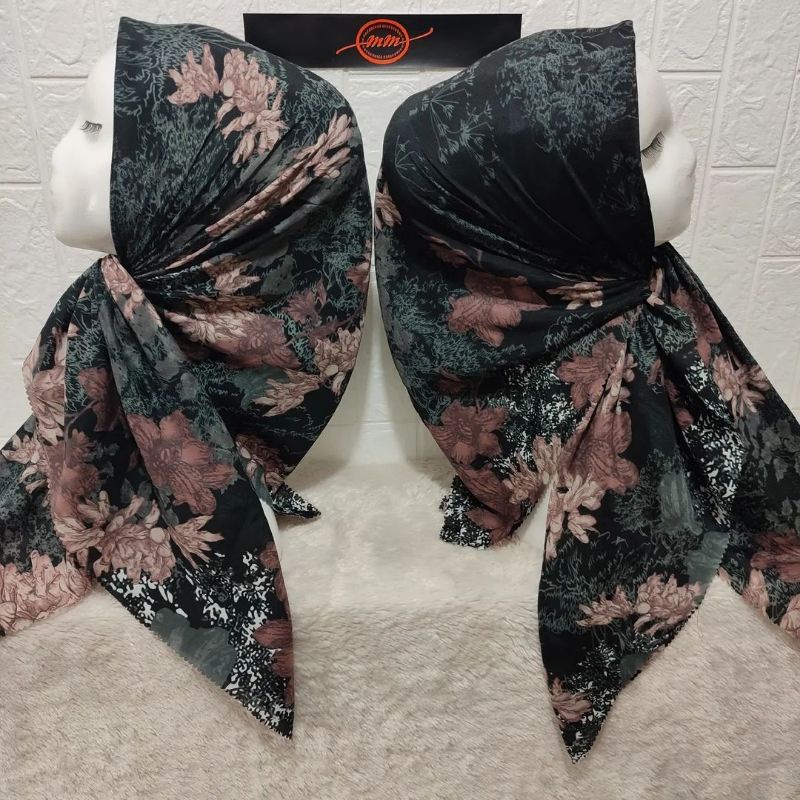 Jual HIJAB SEGI EMPAT VOAL MOTIF BUNGA SALEM HITAM KERUDUNG JILBAB MURAH | Shopee Indonesia