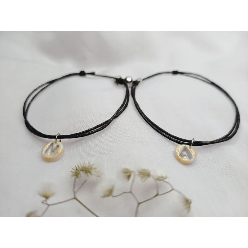 Jual Gelang Inisial Nama / Sepasang Gelang Inisial Nama Magnet Couple ...