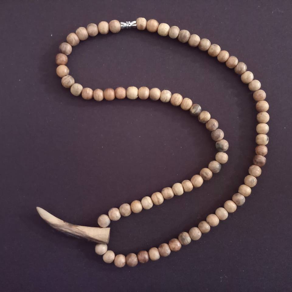 Jual Kalung Liontin Pria Wanita Cowok Cewek Kayu Gaharu Buaya Asli ...