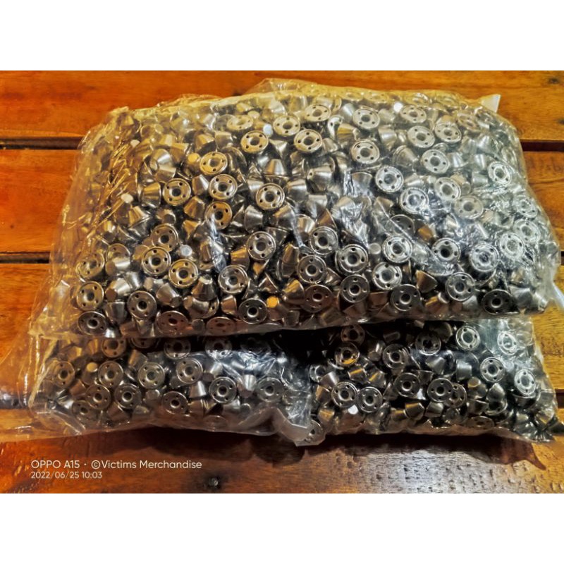 Jual SPIKE TANEM ANTI KARAT / AKSESORIS JAKET PUNK ROCK / SPIKE PANTEK ...