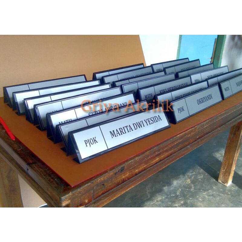 Jual Nama Meja Akrilik/Name Table Segitiga Akrilik Hitam | Shopee Indonesia