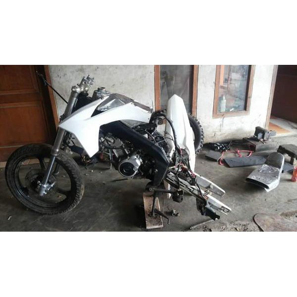 Jual tangki trail vixion injeksi ktm yz crf dll bahan besi | Shopee ...