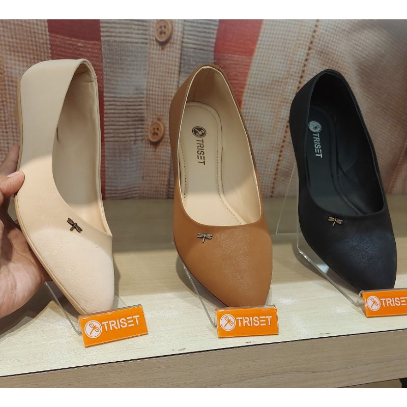 Jual JUMBO SALE‼️ TRISET Sepatu Flat wanita Size 36-40 by Matahari Dept ...