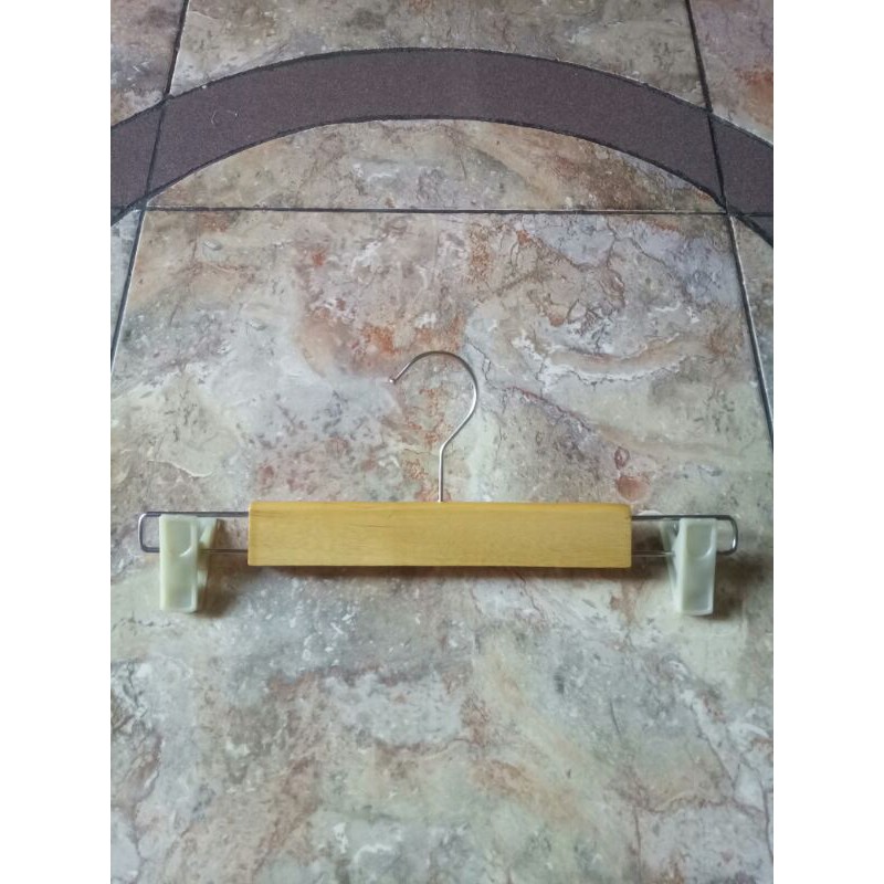 Jual Hanger Kayu Balok jepit Natural | Shopee Indonesia