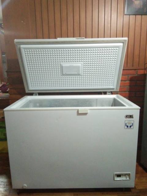 Jual GEA Chest Freezer AB 300 Second - gebraucht - Bekas | Shopee Indonesia