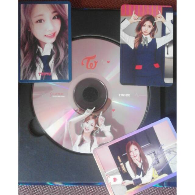 Jual TWICE 4th Mini Album Signal with Tzuyu set | Shopee Indonesia