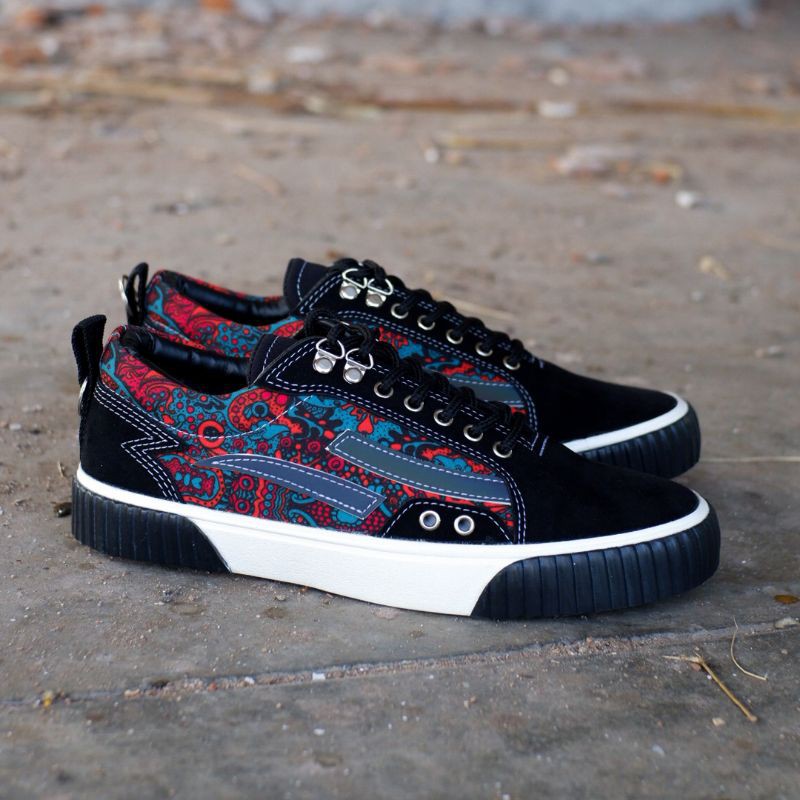 Jual Shoes "PANDEMIC" LIMITED EDITION | Shopee Indonesia