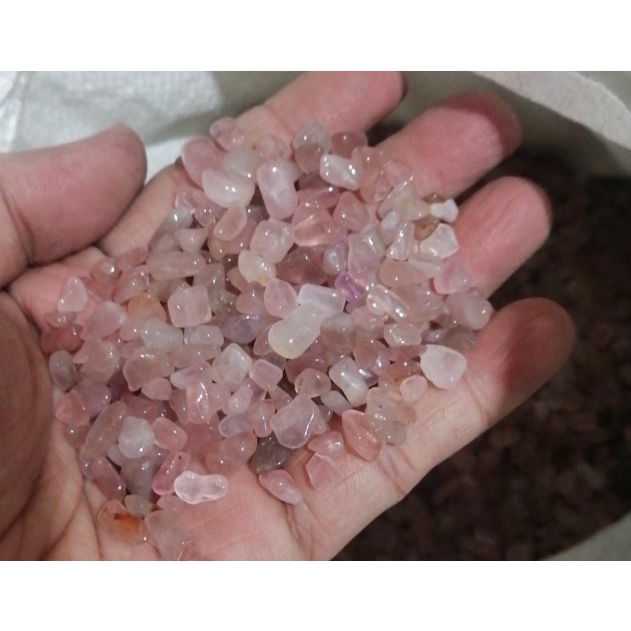 Jual Natural Madagascar Rose Quartz 5-7mm chips gravel paket 250 gram ...