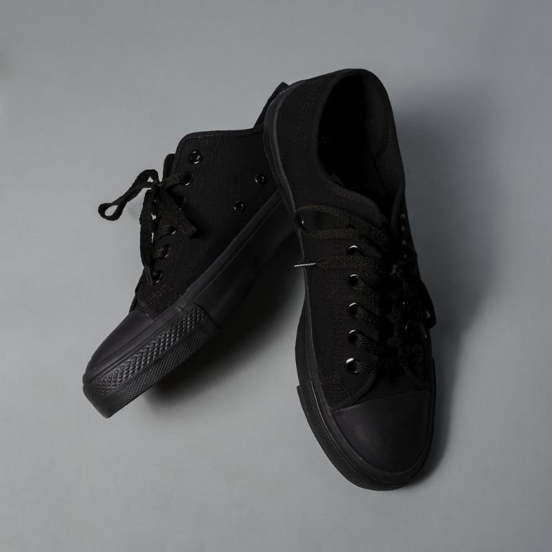 Jual JOHNSON BASIC ALL BLACK LOW - BLACK WHITE - ORIGINAL 100% / Sepatu ...
