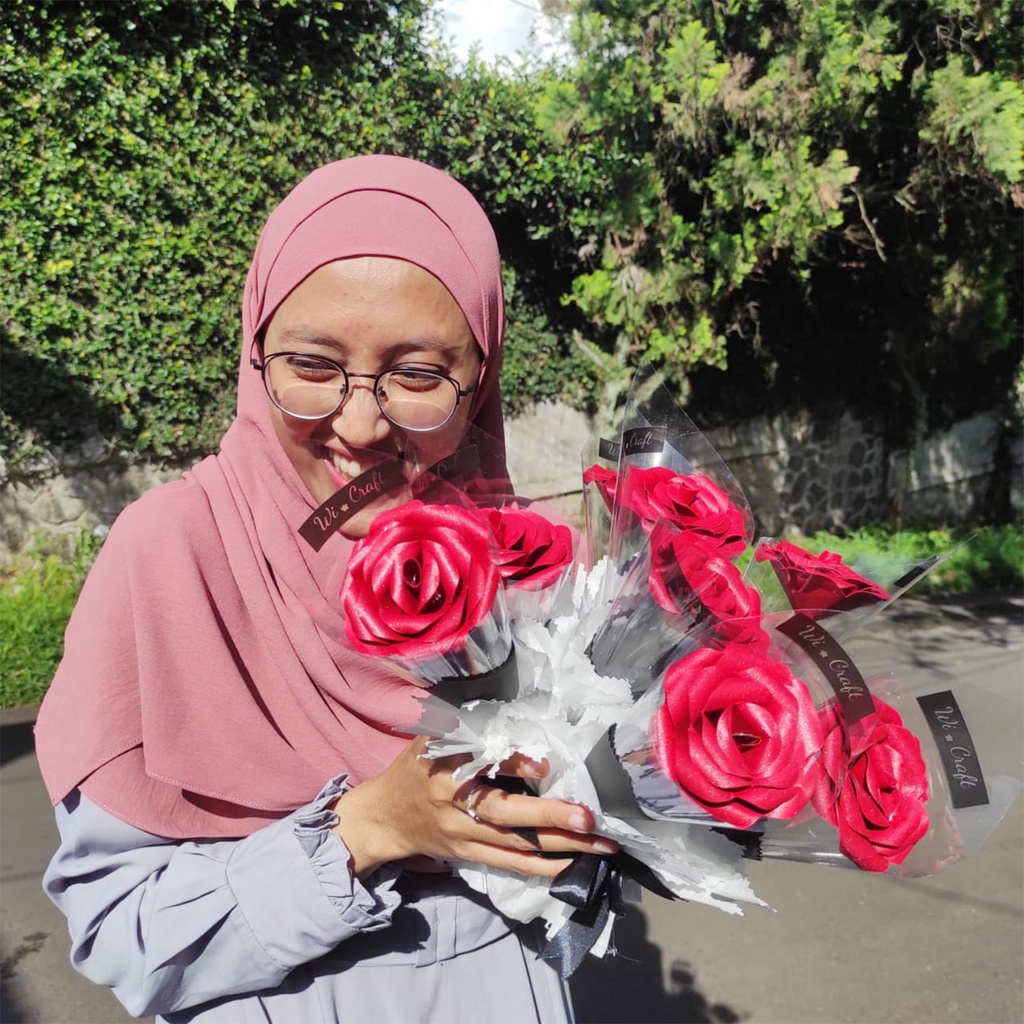 Jual WICRAFT-Mawar Merah/ Buket Wisuda Premium/ Buket Bunga Kertas ...