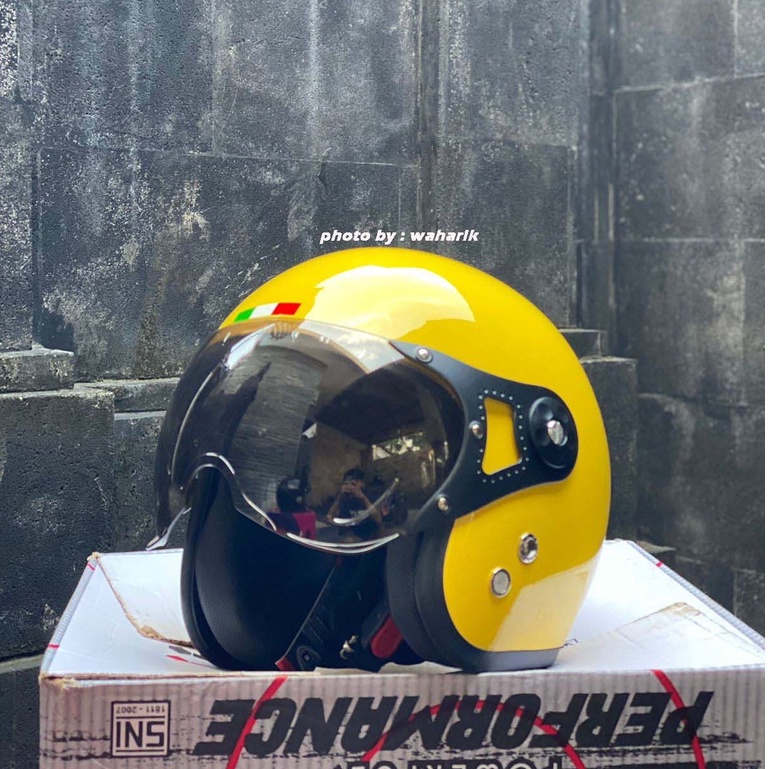 Jual helm vespa retro kuning + visor | Shopee Indonesia