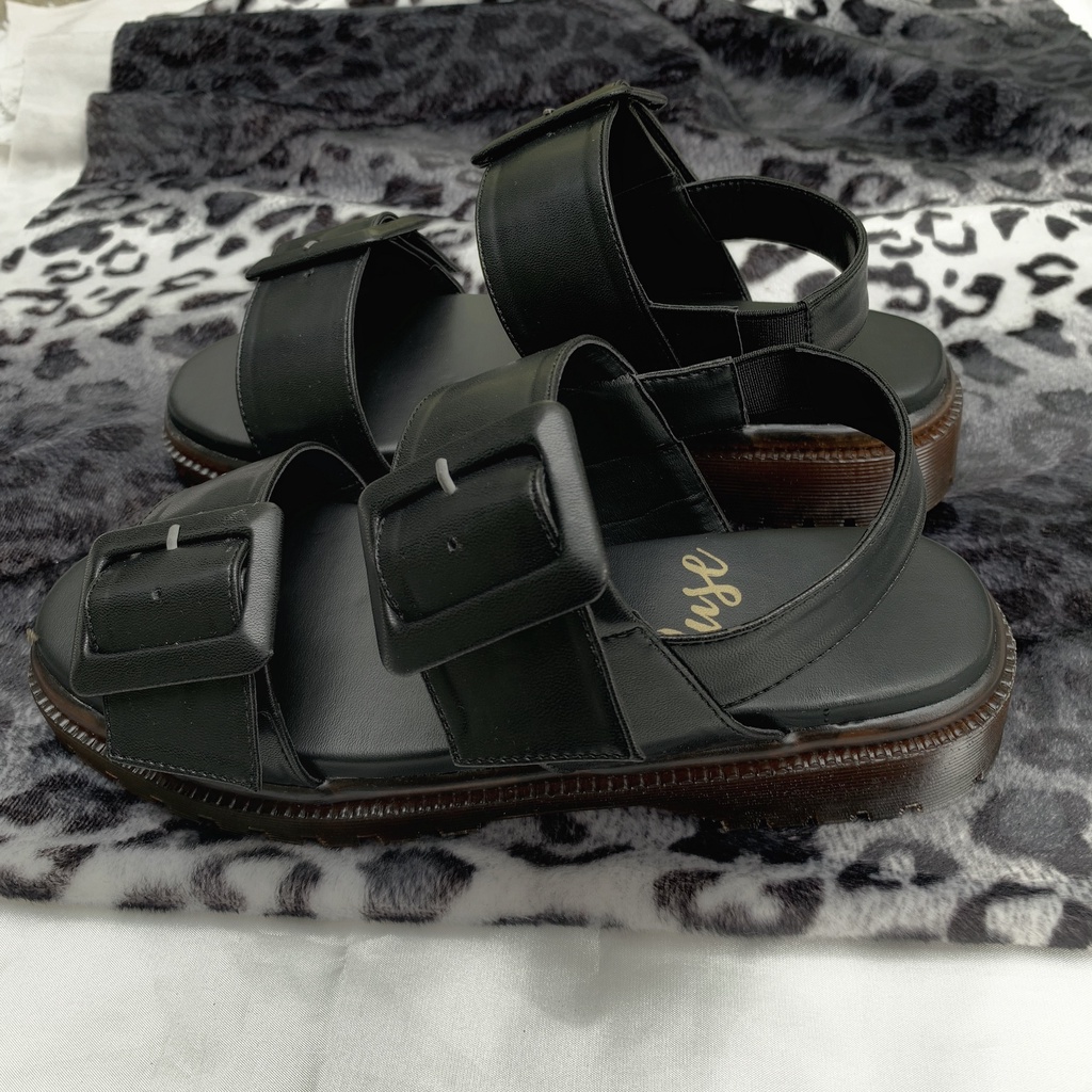 Jual sandal cw sandal perempuan docmart || WANAKA - NUSE | Shopee Indonesia