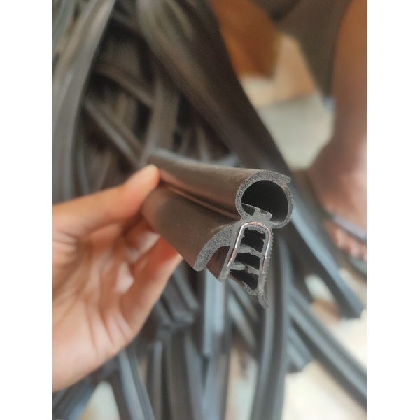 Jual KARET BAGASI MOBIL UNIVERSAL - Karet Balon Pintu Belakang - Karet ...