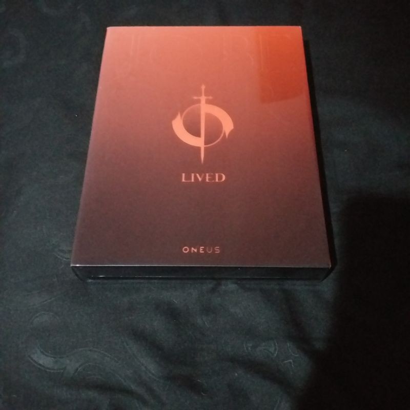 Jual ONEUS 4th Mini Album LIVED - Album Only | Shopee Indonesia