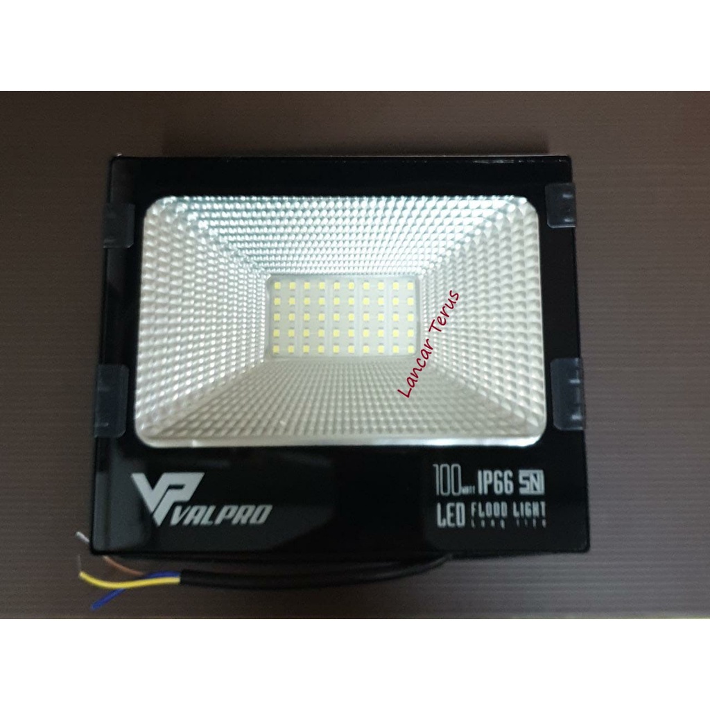 Jual LED SOROT 100W Flood Light Lampu penerangan tembak 100 w watt outdoor | Shopee Indonesia