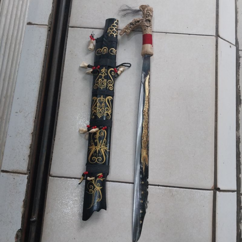 Jual MANDAU DAYAK KHAS KALIMANTAM,MANDAU UKIR | Shopee Indonesia