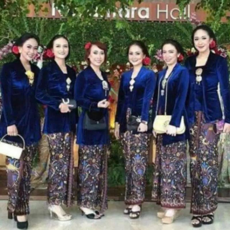 Jual Kebaya Bludru Kutubaru / Kebaya Cantik | Shopee Indonesia