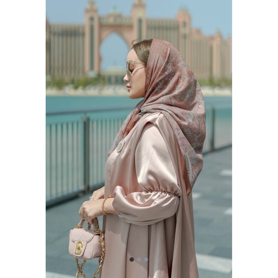 Jual jilbab button scarves dubai series harga tag | Shopee Indonesia