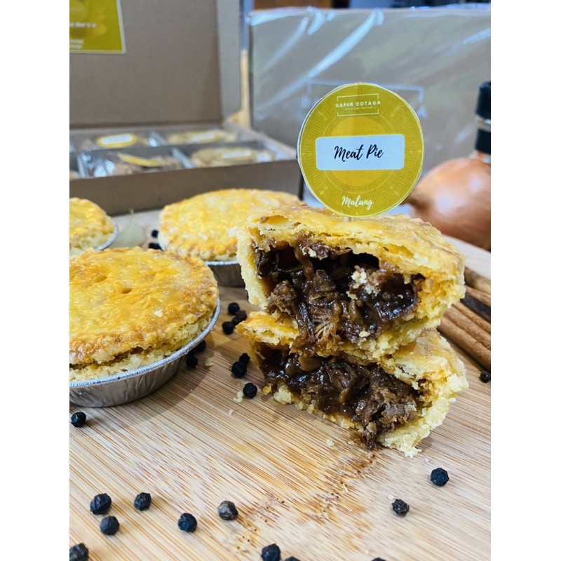 Jual Meat Pie - Pie Daging Sapi 1 box isi 6 pie | Shopee Indonesia