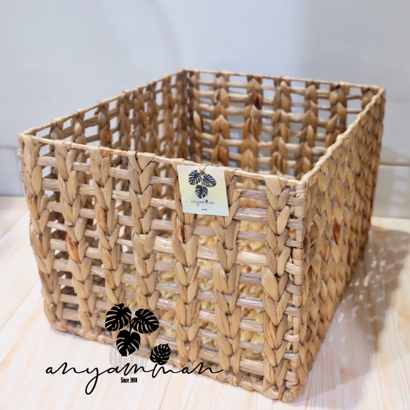 Jual Keranjang/Kotak/Box Anyaman Eceng Gondok Rangka Besi Kerawang ...