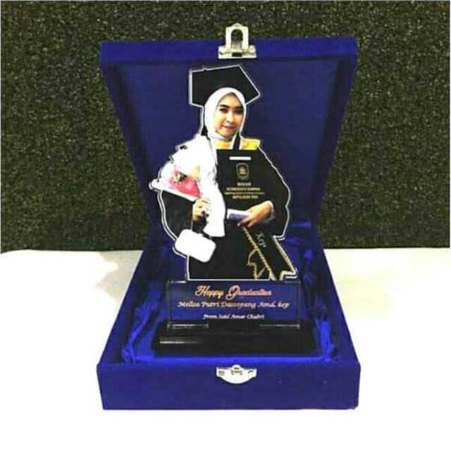 Jual Plakat wisuda, plakat graduation, plakat akrilik wisuda, plakat ...