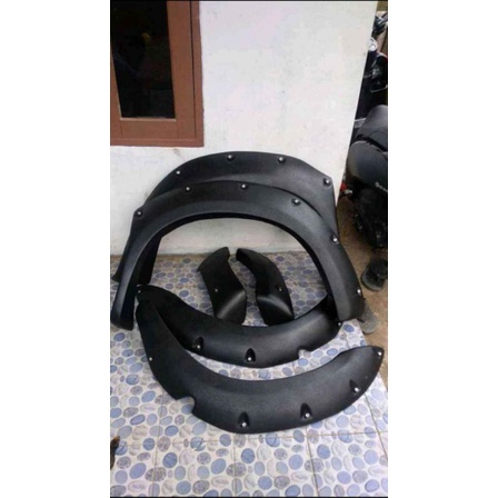 Jual over fender spakbor Mitsubishi Strada L200 model baut | Shopee ...