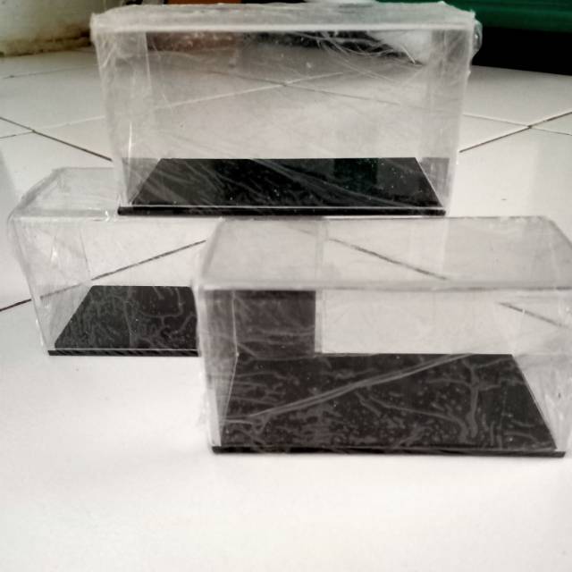 Jual (kosong sementara)Box akrilik display 1:64 hotwheels,takara tomy ...