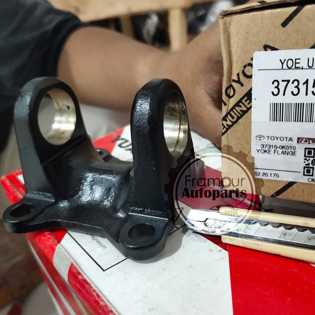 Jual Flange Joint Propeller Shaft Depan Belakang HIlux / Innova GUT-23 ...